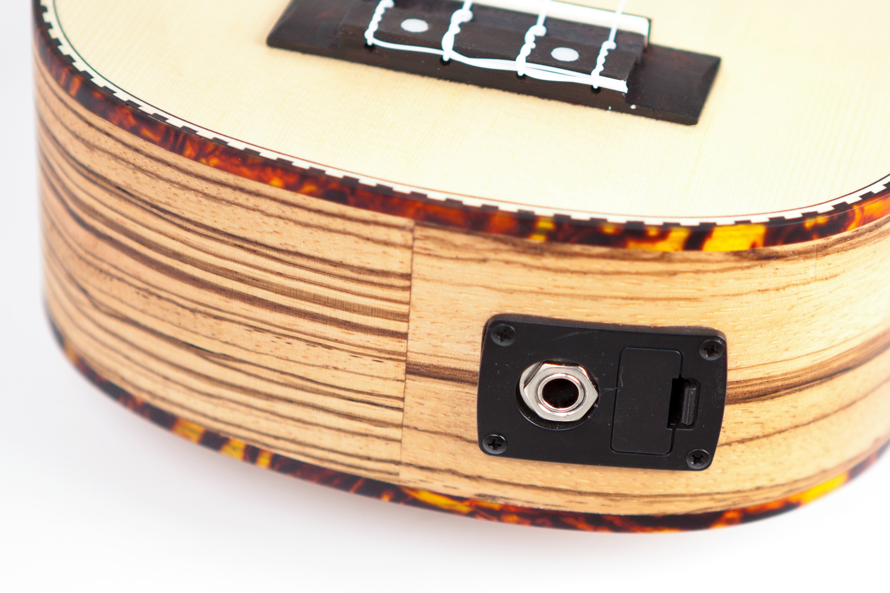 RENO RU210E UKULELE W/ EQ